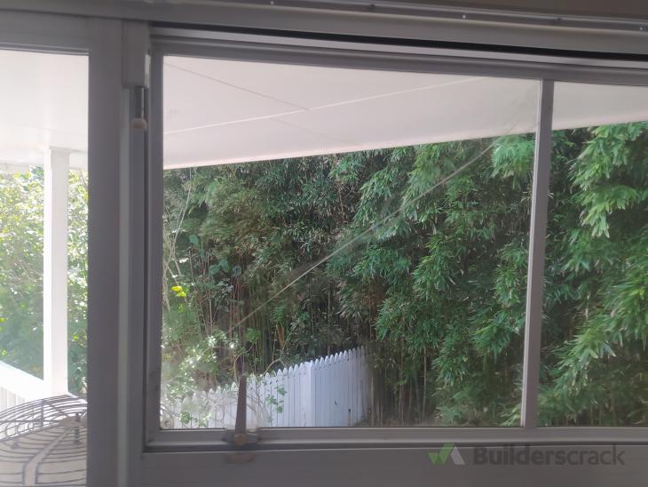 Window pane replacement (# 593025) | Builderscrack