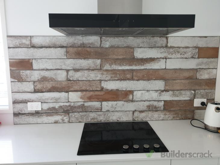 Re- tiling splashback in kitchen (# 602771) | Builderscrack