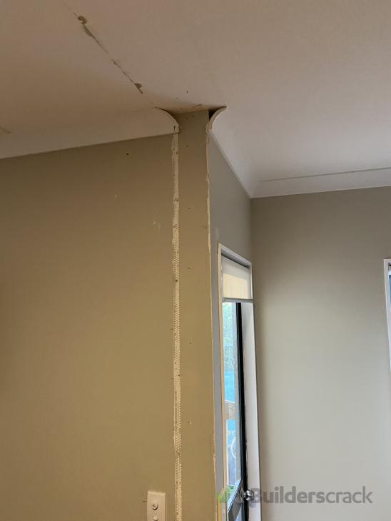 Interior plaster repair (# 603041) | Builderscrack