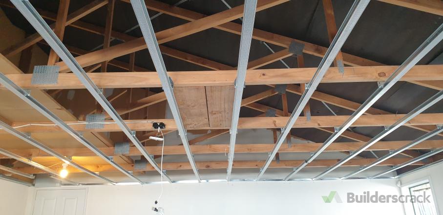 Garage gib ceiling & carpet floor (# 583234) | Builderscrack