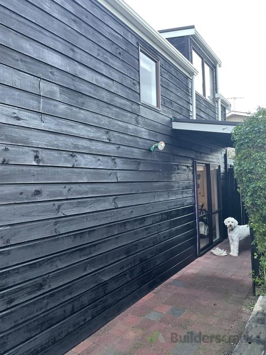 Exterior house stain (# 601017) | Builderscrack