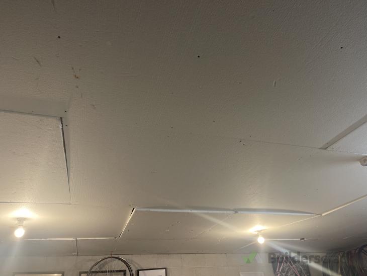 Plasterboard ceiling and walls in the garage (#623639) | Builderscrack