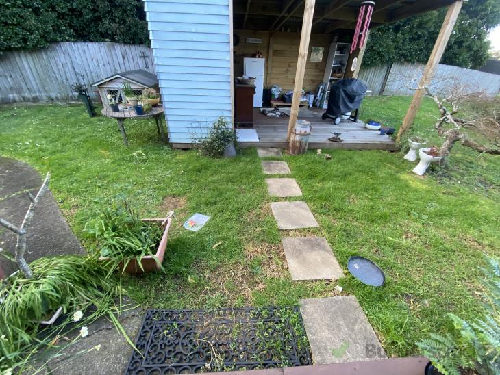 Pebbled area (# 634149) | Builderscrack