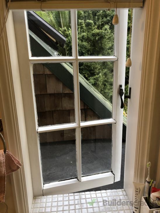 Install ensuite window (# 636304) | Builderscrack