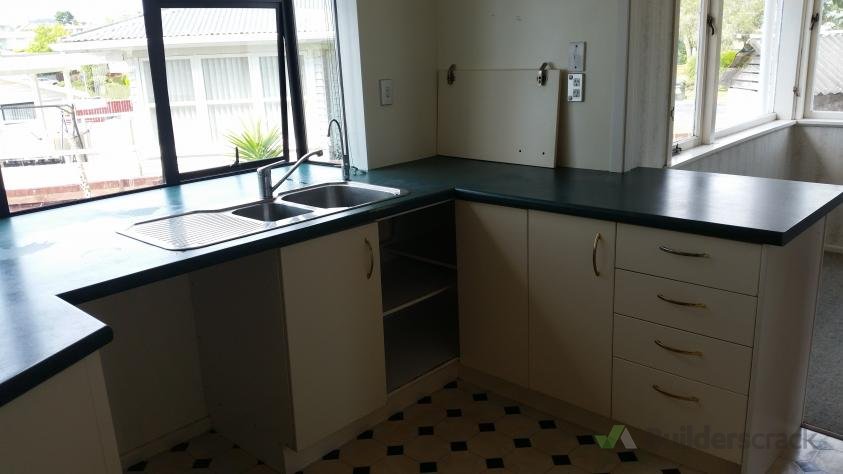 Resurface laminate kitchen benchtop (# 126176) | Builderscrack