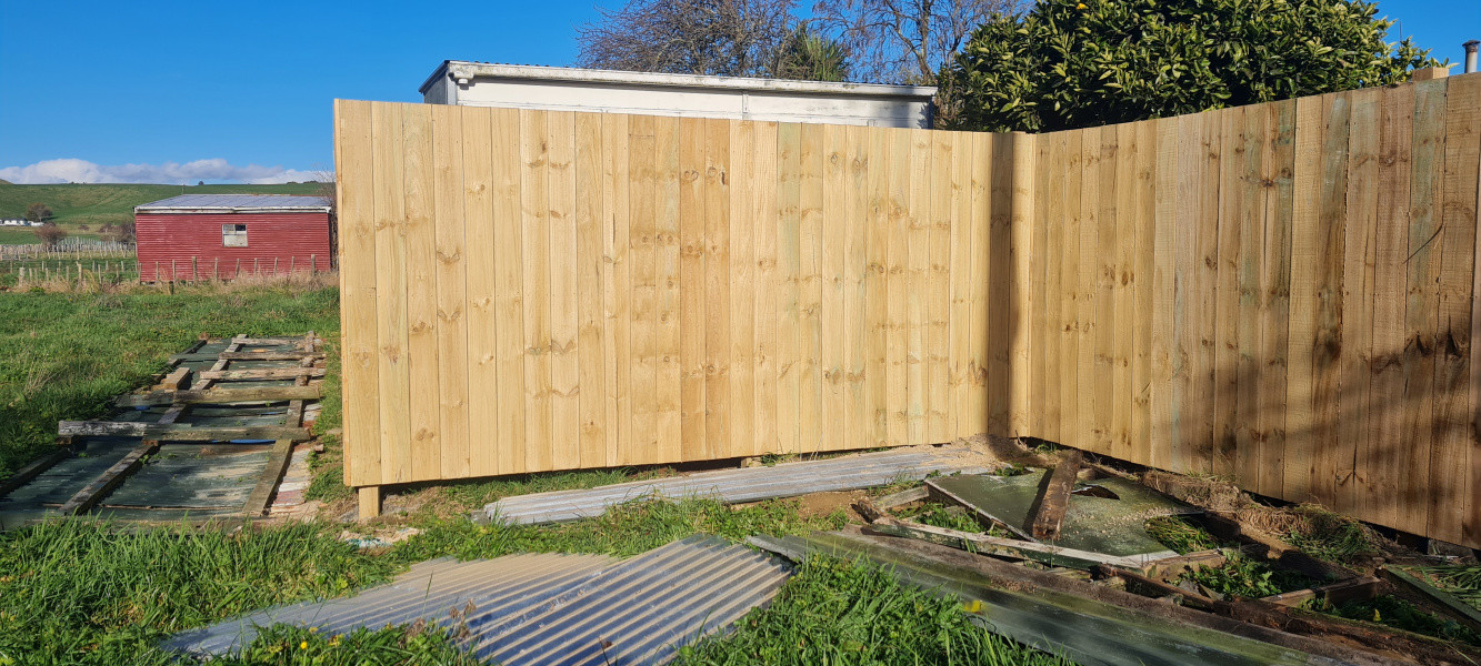 2m high paling fence | Builderscrack