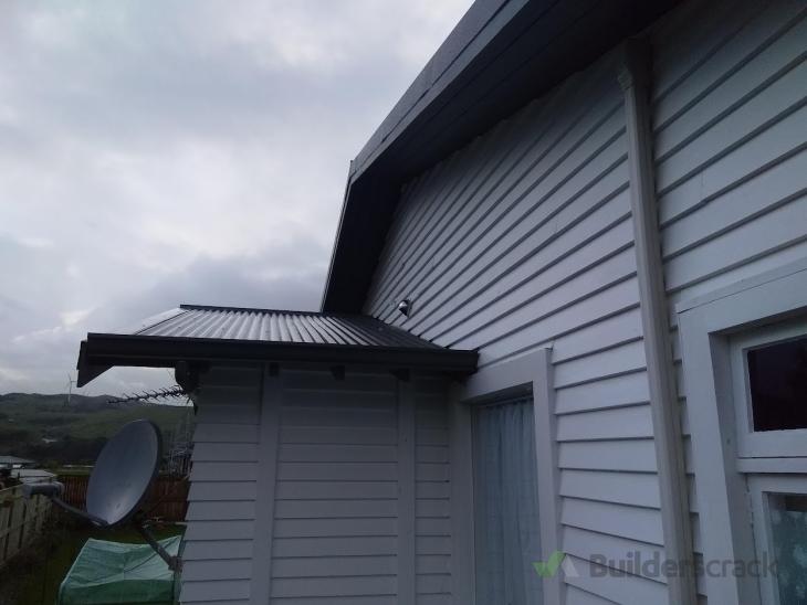 Parallel-to-sloped-roof flashing install (#747857) | Builderscrack